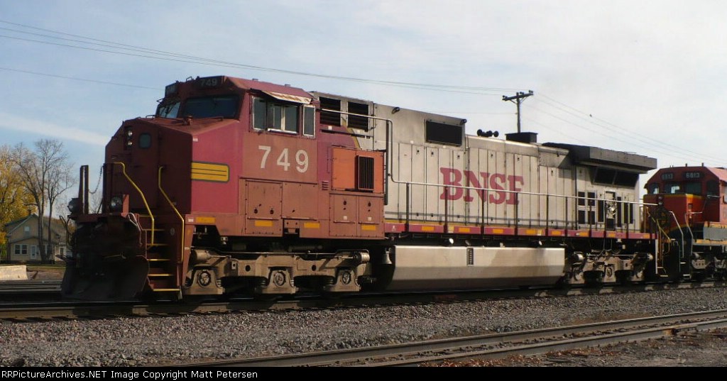 BNSF 749